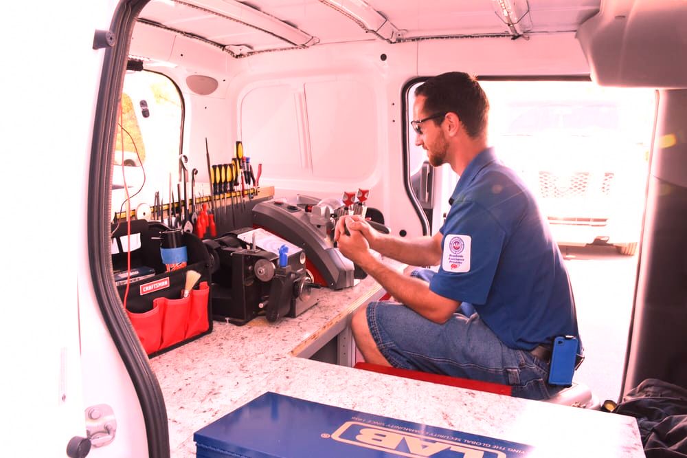 Mobile Lock & Safe Oceanside CA | Reviews, Services and Prices